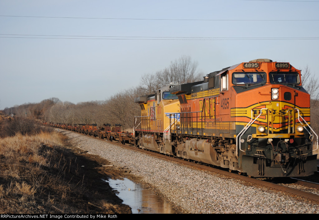 BNSF 4895